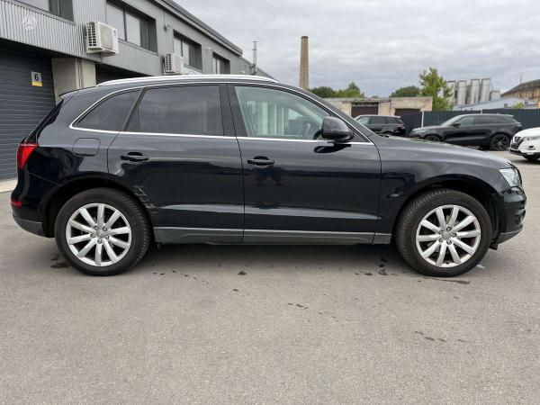 Black Audi Q5 2011 in Siauliai, with an engine capacity of 1.97 L and mileage of 233 thousand km for 8500 €, photo 7 on AUTOMOTO.COM.LV