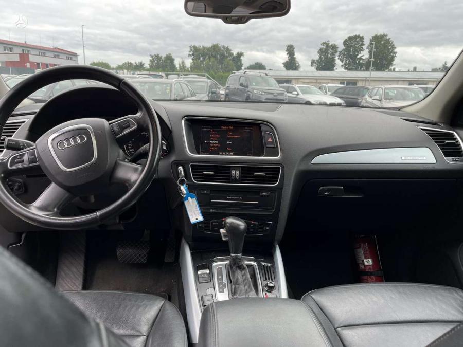 Black Audi Q5 2011 in Siauliai, with an engine capacity of 1.97 L and mileage of 233 thousand km for 8500 €, photo 13 on AUTOMOTO.COM.LV