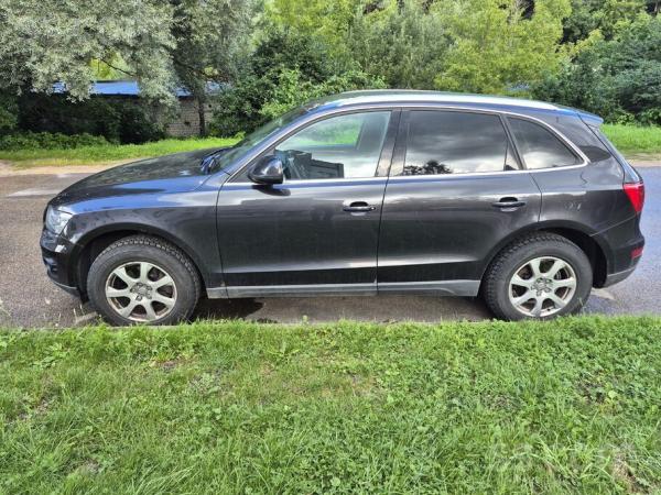 Black Audi Q5 2011 in Riga, with an engine capacity of 2.00 L and mileage of 259 thousand km for 6250 €, photo 1 on AUTOMOTO.COM.LV