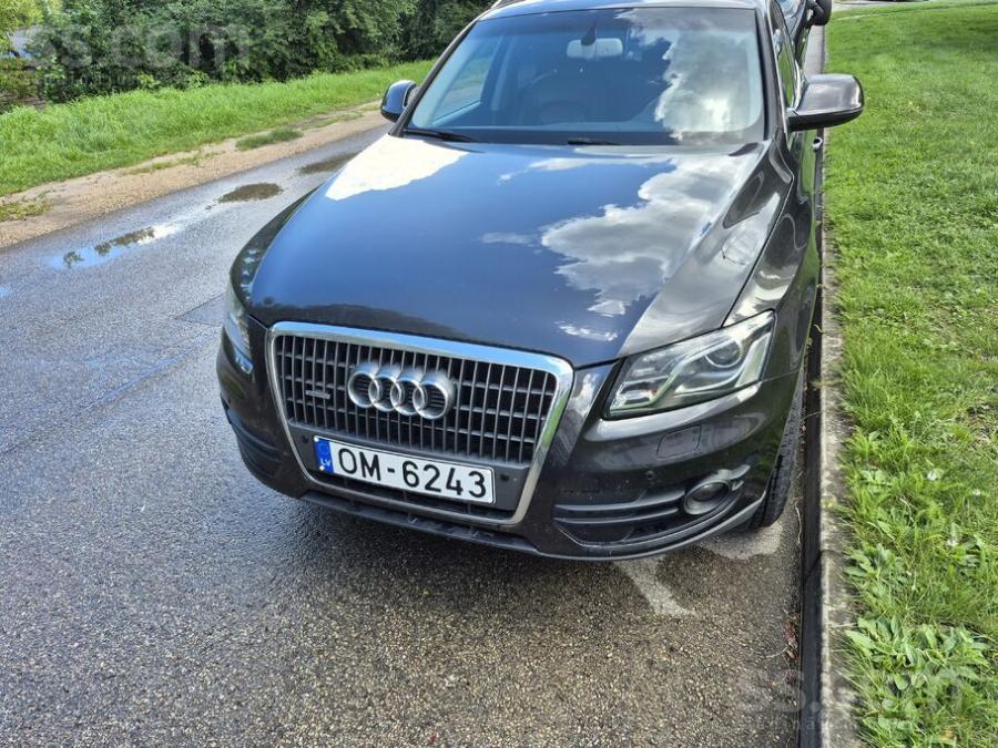 Black Audi Q5 2011 in Riga, with an engine capacity of 2.00 L and mileage of 259 thousand km for 6250 €, photo 4 on AUTOMOTO.COM.LV