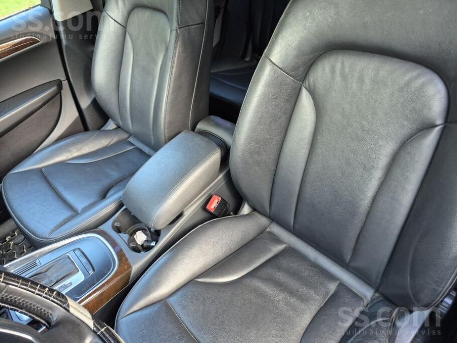 Black Audi Q5 2011 in Riga, with an engine capacity of 2.00 L and mileage of 259 thousand km for 6250 €, photo 5 on AUTOMOTO.COM.LV