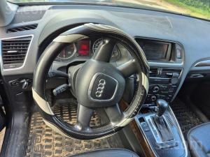 Black Audi Q5 2011 in Riga, with an engine capacity of 2.00 L and mileage of 259 thousand km for 6250 €, photo 6 on AUTOMOTO.COM.LV