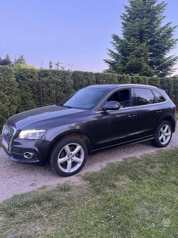 Black Audi Q5 2011 in Kaisiadorys, with an engine capacity of 1.97 L and mileage of 255 thousand km for 6900 €, photo 1 on AUTOMOTO.COM.LV