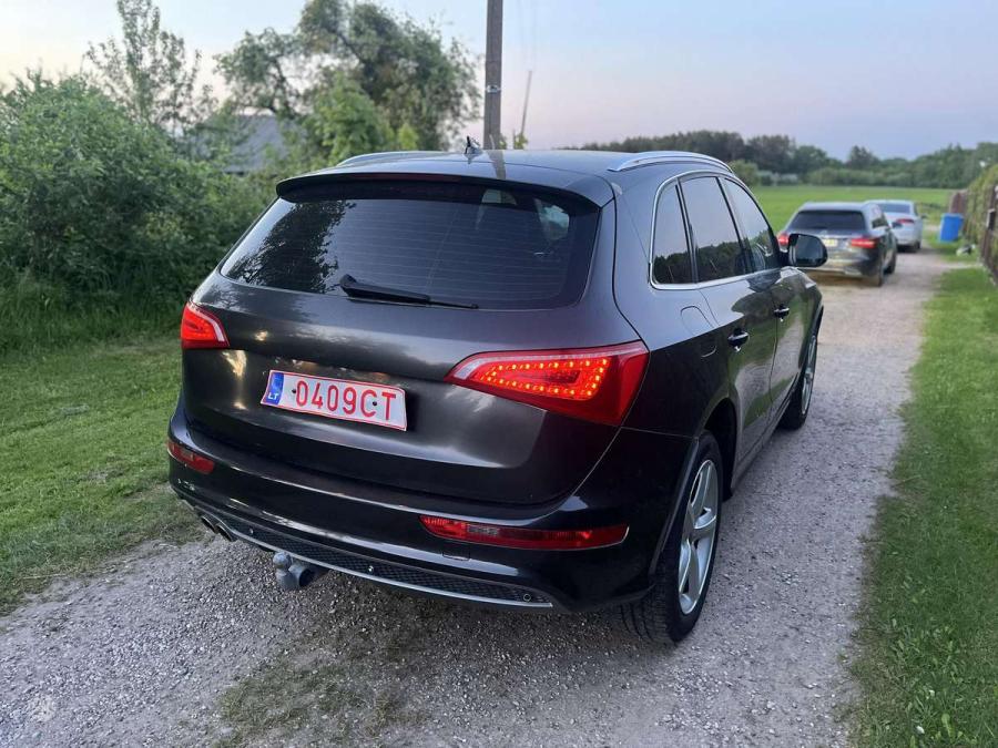 Melns Audi Q5 2011 Kaišiadorys, ar dzinēja tilpumu 1.97 L un nobraukumu 255 tūkst. km par 6900 €, foto 5 vietnē AUTOMOTO.COM.LV