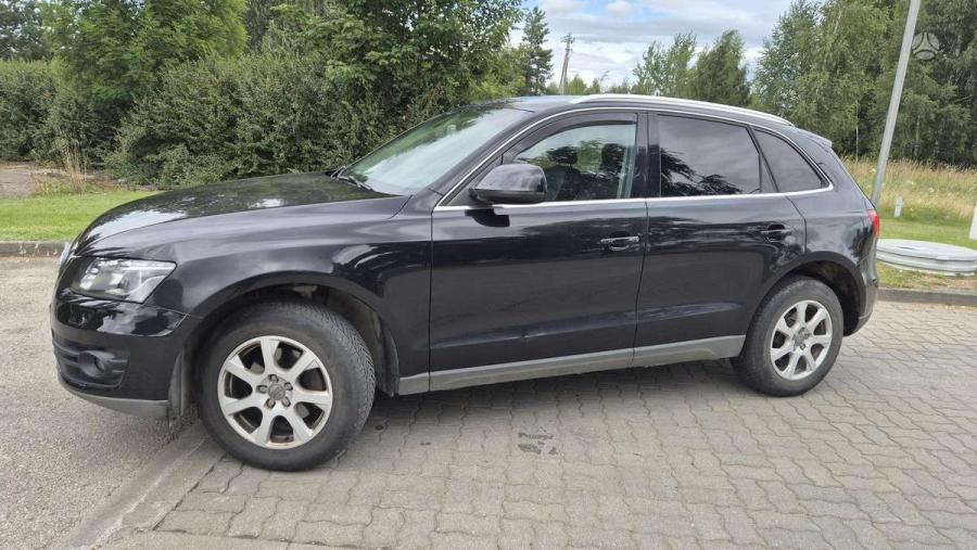 Black Audi Q5 2011 in Taurage, with an engine capacity of 1.97 L and mileage of 345 thousand km for 6300 €, photo 4 on AUTOMOTO.COM.LV