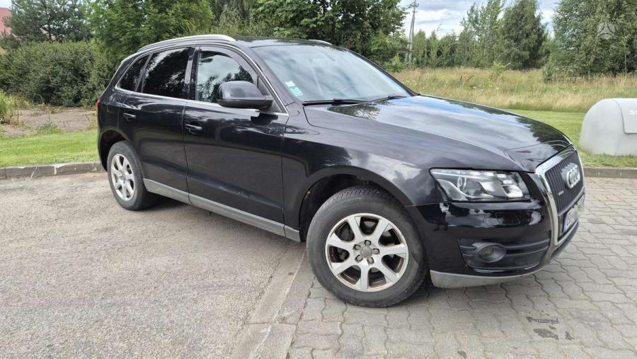 Black Audi Q5 2011 in Taurage, with an engine capacity of 1.97 L and mileage of 345 thousand km for 6300 €, photo 10 on AUTOMOTO.COM.LV