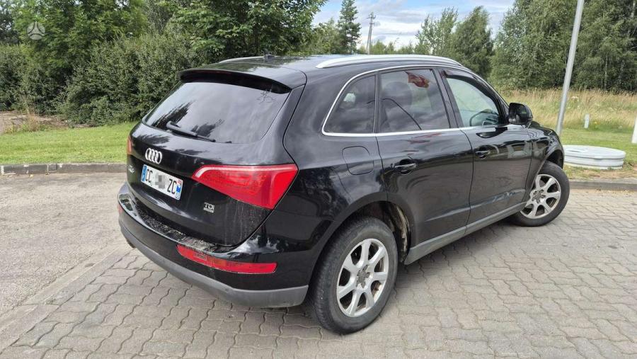 Black Audi Q5 2011 in Taurage, with an engine capacity of 1.97 L and mileage of 345 thousand km for 6300 €, photo 14 on AUTOMOTO.COM.LV