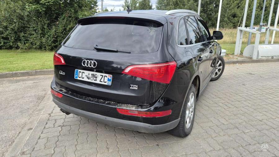 Black Audi Q5 2011 in Taurage, with an engine capacity of 1.97 L and mileage of 345 thousand km for 6300 €, photo 15 on AUTOMOTO.COM.LV