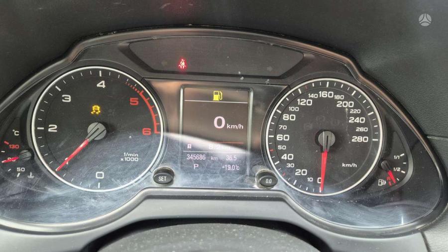 Black Audi Q5 2011 in Taurage, with an engine capacity of 1.97 L and mileage of 345 thousand km for 6300 €, photo 25 on AUTOMOTO.COM.LV