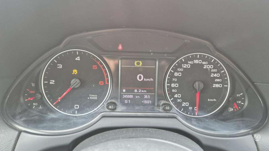 Black Audi Q5 2011 in Taurage, with an engine capacity of 1.97 L and mileage of 345 thousand km for 6300 €, photo 30 on AUTOMOTO.COM.LV