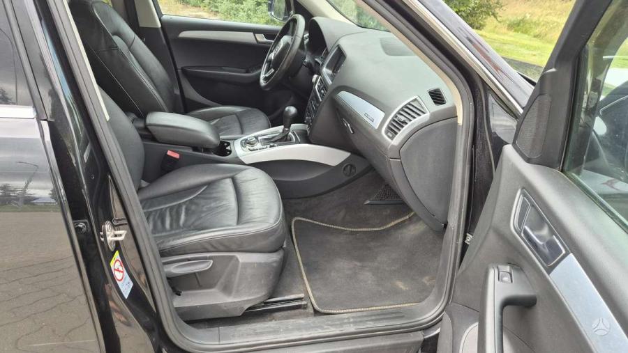 Black Audi Q5 2011 in Taurage, with an engine capacity of 1.97 L and mileage of 345 thousand km for 6300 €, photo 35 on AUTOMOTO.COM.LV