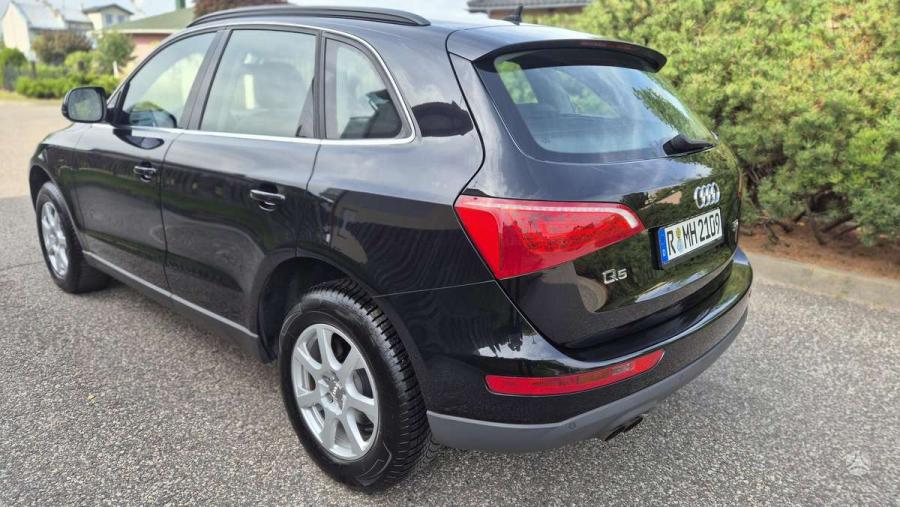 Melns Audi Q5 2011 Viļņa, ar dzinēja tilpumu 1.97 L un nobraukumu 324 tūkst. km par 8600 €, foto 6 vietnē AUTOMOTO.COM.LV