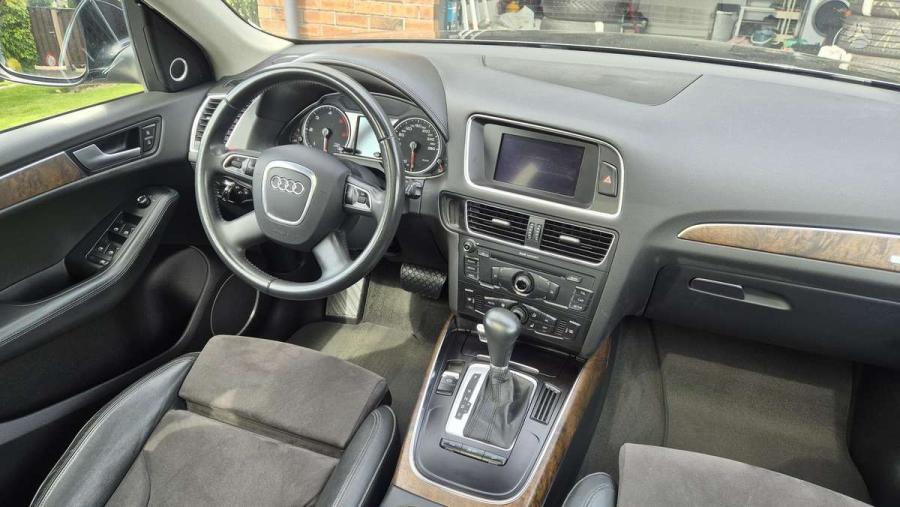 Melns Audi Q5 2011 Viļņa, ar dzinēja tilpumu 1.97 L un nobraukumu 324 tūkst. km par 8600 €, foto 11 vietnē AUTOMOTO.COM.LV