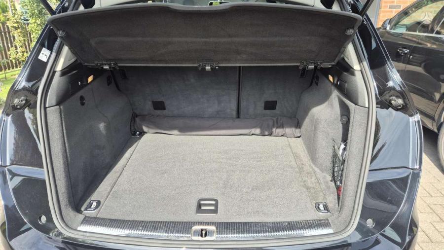 Melns Audi Q5 2011 Viļņa, ar dzinēja tilpumu 1.97 L un nobraukumu 324 tūkst. km par 8600 €, foto 22 vietnē AUTOMOTO.COM.LV