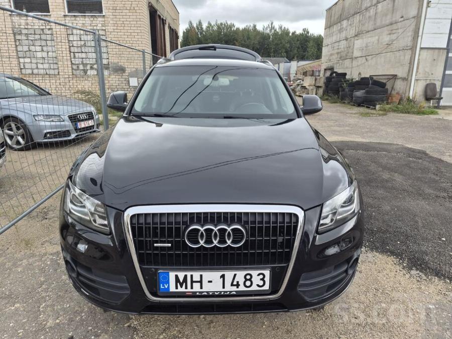 Black Audi Q5 2011 in Daugavpils, with an engine capacity of 3.00 L and mileage of 303 thousand km for 11000 €, photo 3 on AUTOMOTO.COM.LV