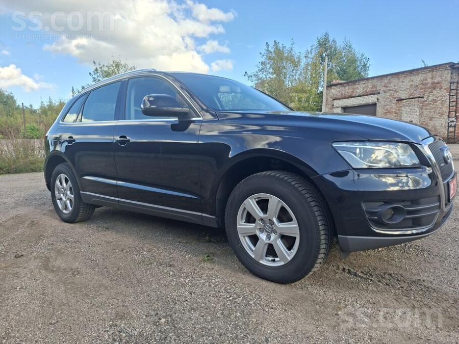 Melns Audi Q5 2011 Daugavpils, ar dzinēja tilpumu 2.00 L un nobraukumu 282 tūkst. km par 11000 €, foto 3 vietnē AUTOMOTO.COM.LV