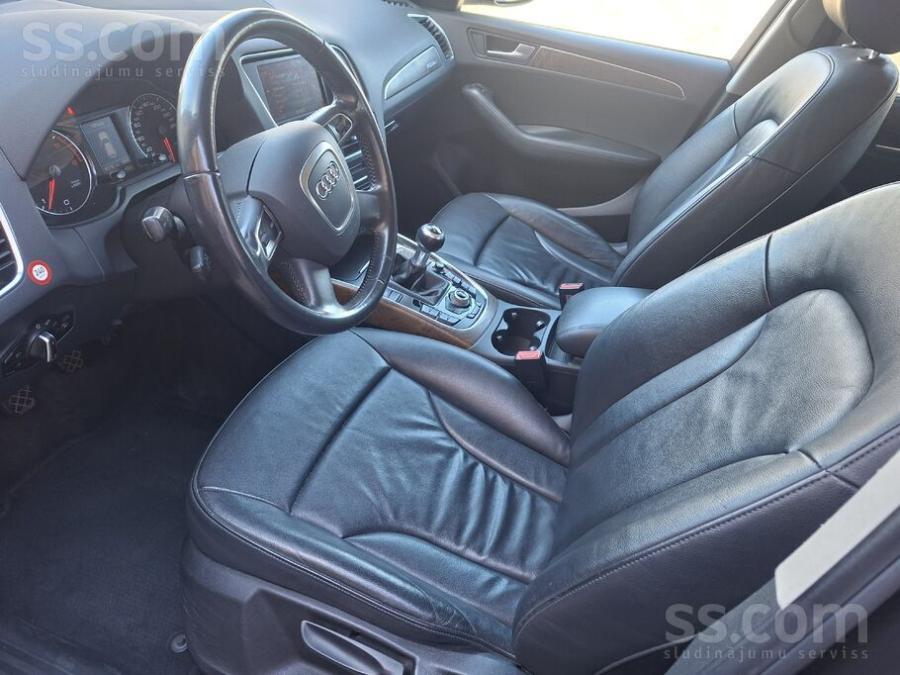 Melns Audi Q5 2011 Daugavpils, ar dzinēja tilpumu 2.00 L un nobraukumu 282 tūkst. km par 11000 €, foto 6 vietnē AUTOMOTO.COM.LV