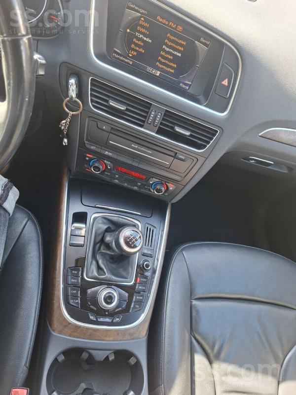Melns Audi Q5 2011 Daugavpils, ar dzinēja tilpumu 2.00 L un nobraukumu 282 tūkst. km par 11000 €, foto 10 vietnē AUTOMOTO.COM.LV