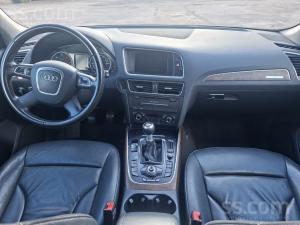 Melns Audi Q5 2011 Daugavpils, ar dzinēja tilpumu 2.00 L un nobraukumu 282 tūkst. km par 11000 €, foto 12 vietnē AUTOMOTO.COM.LV