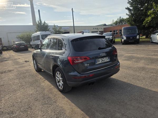 Black Audi Q5 2011 in Vilnius, with an engine capacity of 2.00 L and mileage of 327 thousand km for 8200 €, photo 8 on AUTOMOTO.COM.LV