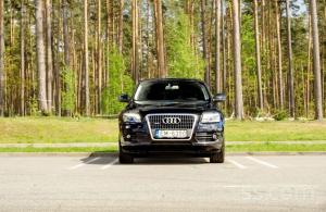 Black Audi Q5 2011 in Riga, with an engine capacity of 2.00 L and mileage of 383 thousand km for 6990 €, photo 4 on AUTOMOTO.COM.LV