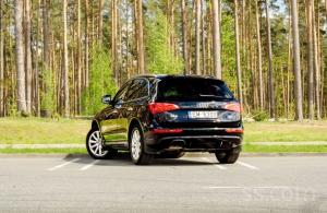 Black Audi Q5 2011 in Riga, with an engine capacity of 2.00 L and mileage of 383 thousand km for 6990 €, photo 8 on AUTOMOTO.COM.LV