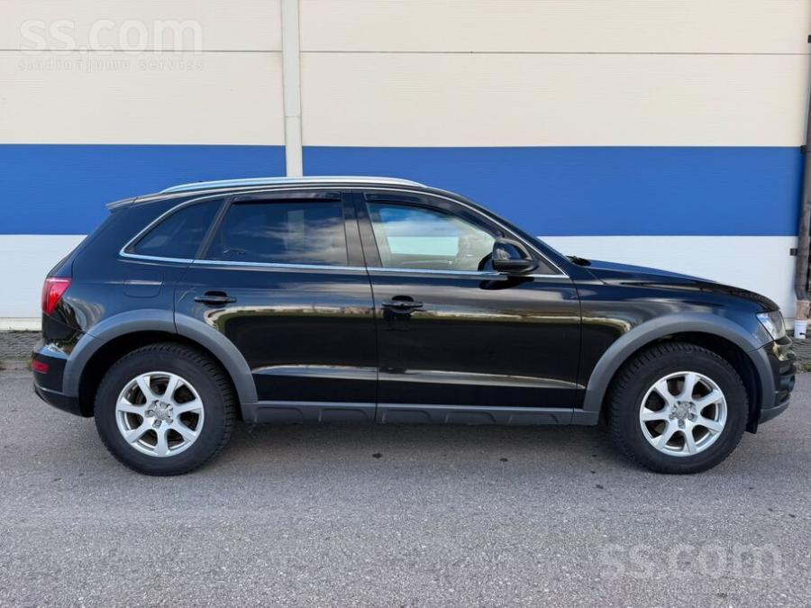 Melns Audi Q5 2011 Tukums, ar dzinēja tilpumu 2.00 L un nobraukumu 0 tūkst. km par 9800 €, foto 4 vietnē AUTOMOTO.COM.LV
