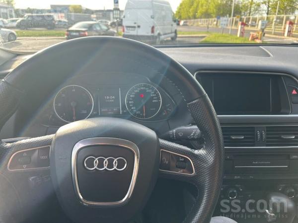 Black Audi Q5 2011 in Riga, with an engine capacity of 3.00 L and mileage of 289 thousand km for 8540 €, photo 8 on AUTOMOTO.COM.LV