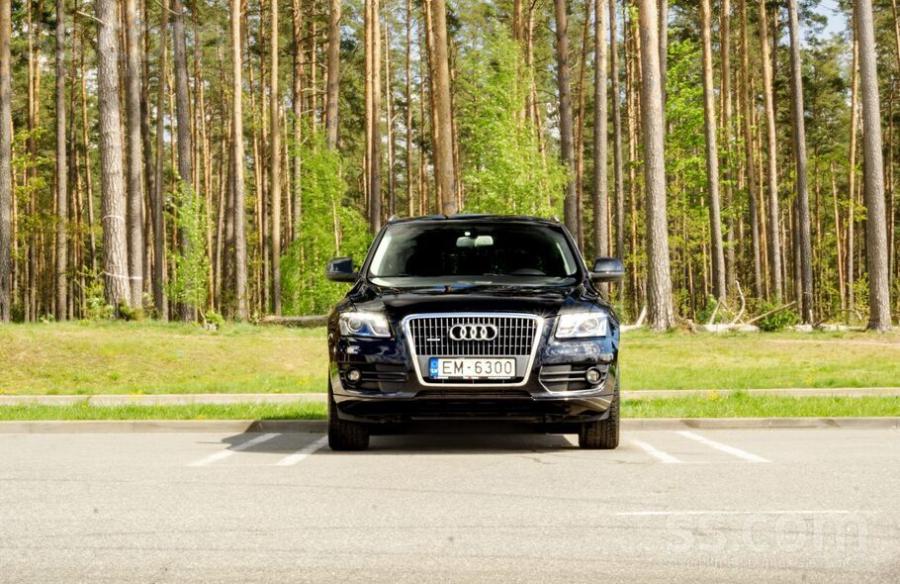 Black Audi Q5 2011 in Riga, with an engine capacity of 2.00 L and mileage of 383 thousand km for 6590 €, photo 4 on AUTOMOTO.COM.LV
