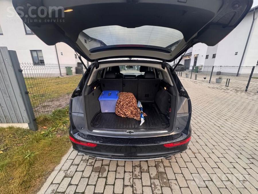 Black Audi Q5 2012 in Riga, with an engine capacity of 3.20 L and mileage of 173 thousand km for 10300 €, photo 8 on AUTOMOTO.COM.LV