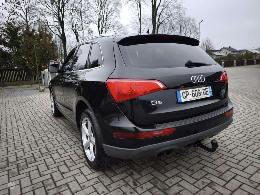 Black Audi Q5 2012 in Taurage, with an engine capacity of 1.97 L and mileage of 236 thousand km for 8800 €, photo 4 on AUTOMOTO.COM.LV