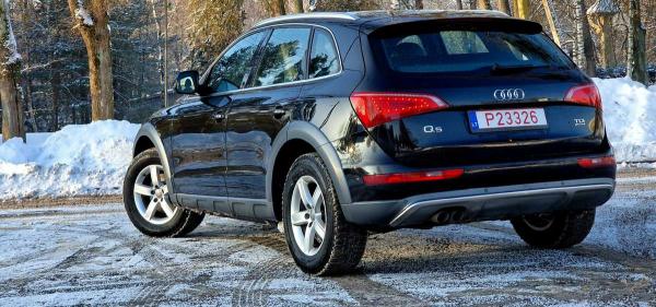 Black Audi Q5 2012 in Prienai, with an engine capacity of 1.97 L and mileage of 320 thousand km for 8750 €, photo 5 on AUTOMOTO.COM.LV