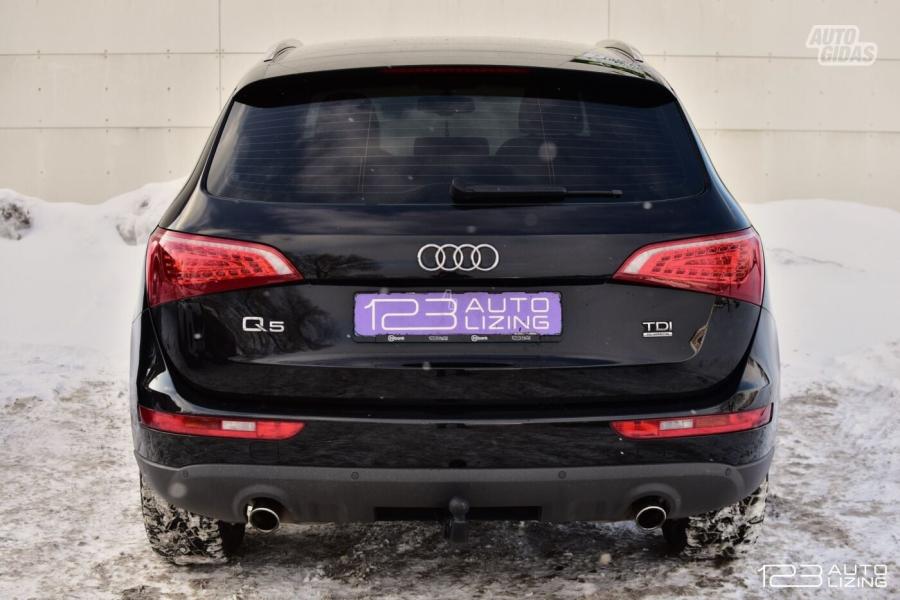 Black Audi Q5 2012 in Kretinga, with an engine capacity of 3.00 L and mileage of 254 thousand km for 10750 €, photo 8 on AUTOMOTO.COM.LV