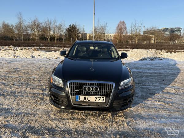 Melns Audi Q5 2012 Viļņa, ar dzinēja tilpumu 2.00 L un nobraukumu 201 tūkst. km par 9000 €, foto 2 vietnē AUTOMOTO.COM.LV