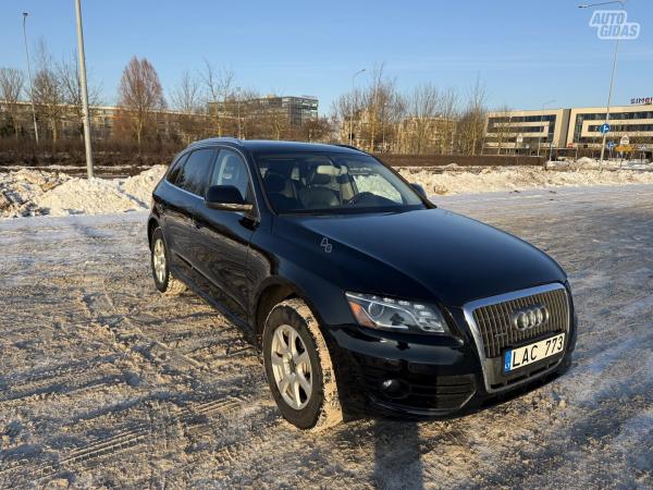 Melns Audi Q5 2012 Viļņa, ar dzinēja tilpumu 2.00 L un nobraukumu 201 tūkst. km par 9000 €, foto 3 vietnē AUTOMOTO.COM.LV