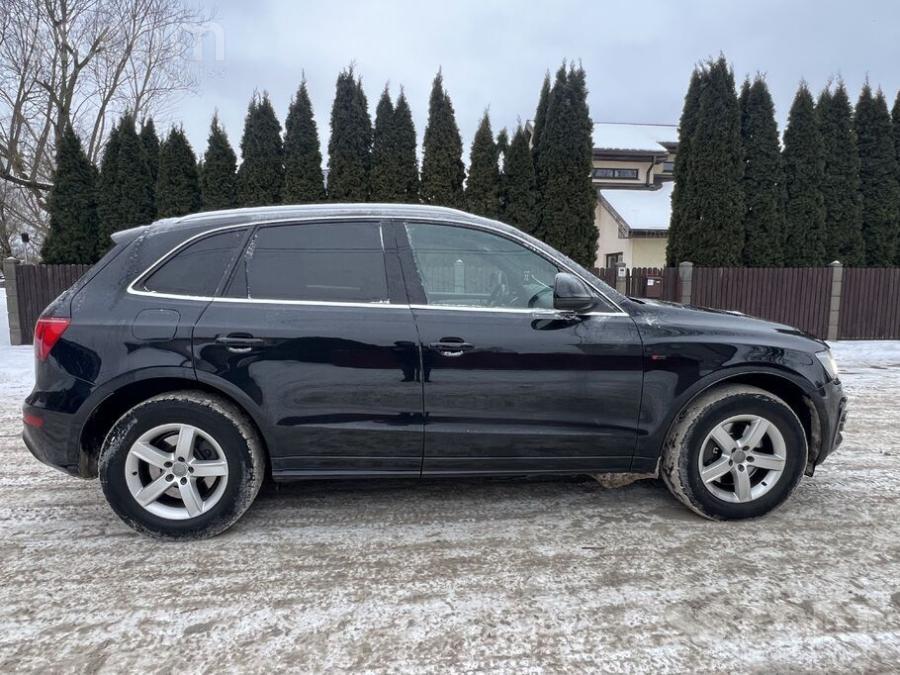 Black Audi Q5 2012 in Riga, with an engine capacity of 3.00 L and mileage of 287 thousand km for 10550 €, photo 3 on AUTOMOTO.COM.LV