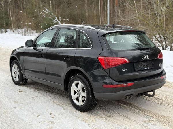 Melns Audi Q5 2012 Ukmergė, ar dzinēja tilpumu 1.97 L un nobraukumu 300 tūkst. km par 8500 €, foto 6 vietnē AUTOMOTO.COM.LV
