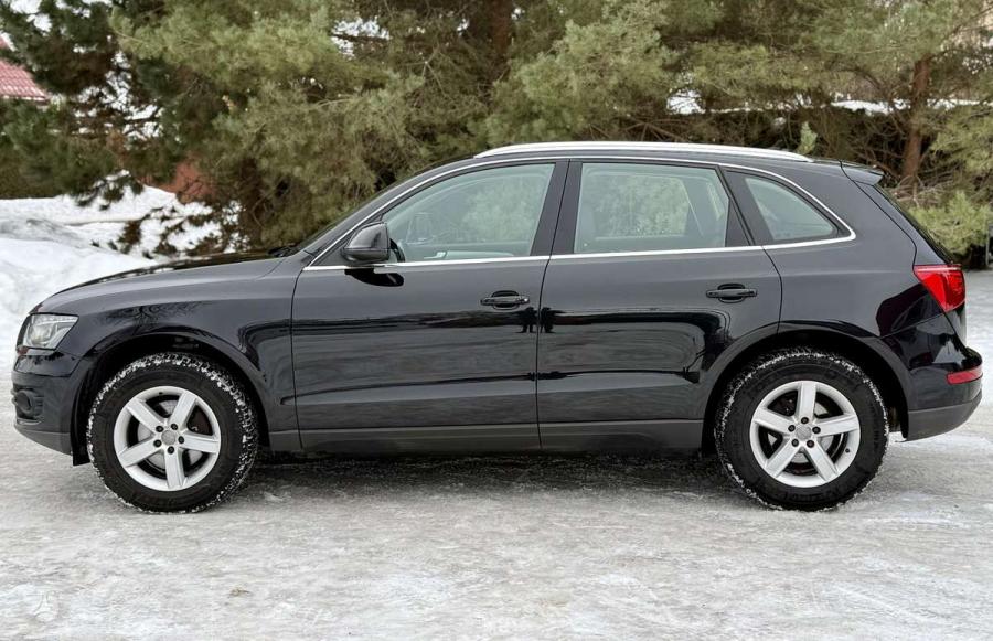Black Audi Q5 2012 in Ukmerge, with an engine capacity of 1.97 L and mileage of 297 thousand km for 9300 €, photo 5 on AUTOMOTO.COM.LV