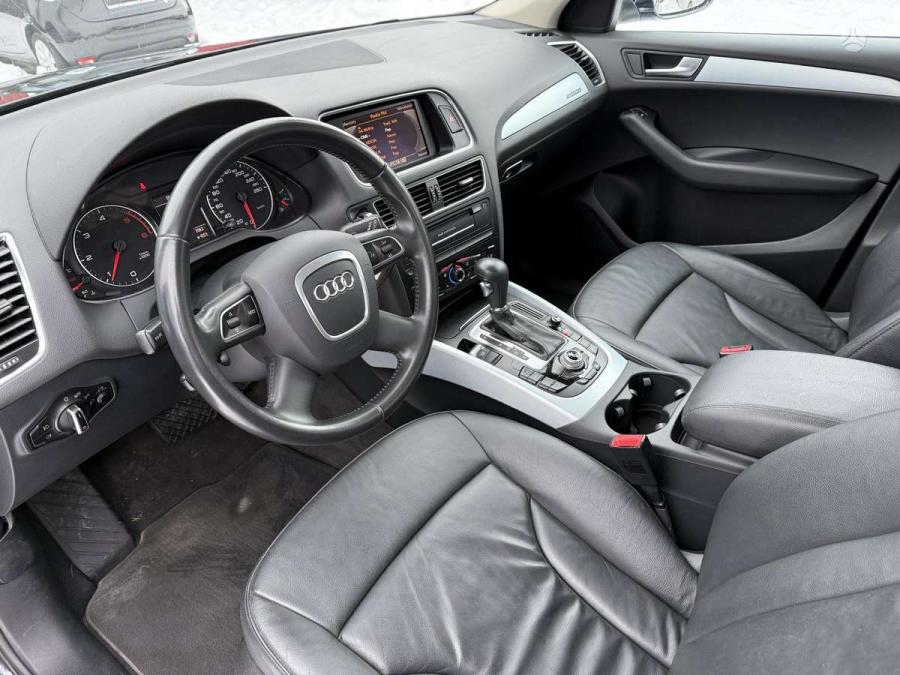 Black Audi Q5 2012 in Ukmerge, with an engine capacity of 1.97 L and mileage of 297 thousand km for 9300 €, photo 8 on AUTOMOTO.COM.LV