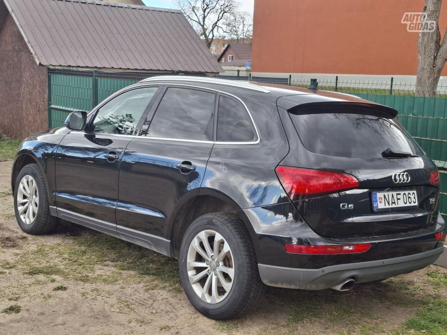 Melns Audi Q5 2012 Šilutė, ar dzinēja tilpumu 2.00 L un nobraukumu 260 tūkst. km par 3850 €, foto 3 vietnē AUTOMOTO.COM.LV