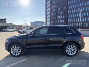 Black Audi Q5 2012 in Riga, with an engine capacity of 2.00 L and mileage of 270 thousand km for 13900 €, photo 4 on AUTOMOTO.COM.LV
