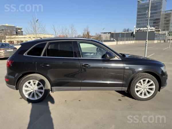 Black Audi Q5 2012 in Riga, with an engine capacity of 2.00 L and mileage of 270 thousand km for 13900 €, photo 5 on AUTOMOTO.COM.LV