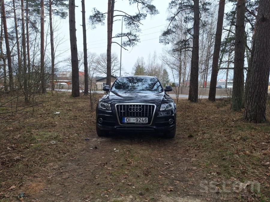 Black Audi Q5 2012 in Daugavpils, with an engine capacity of 2.00 L and mileage of 245 thousand km for 9750 €, photo 3 on AUTOMOTO.COM.LV