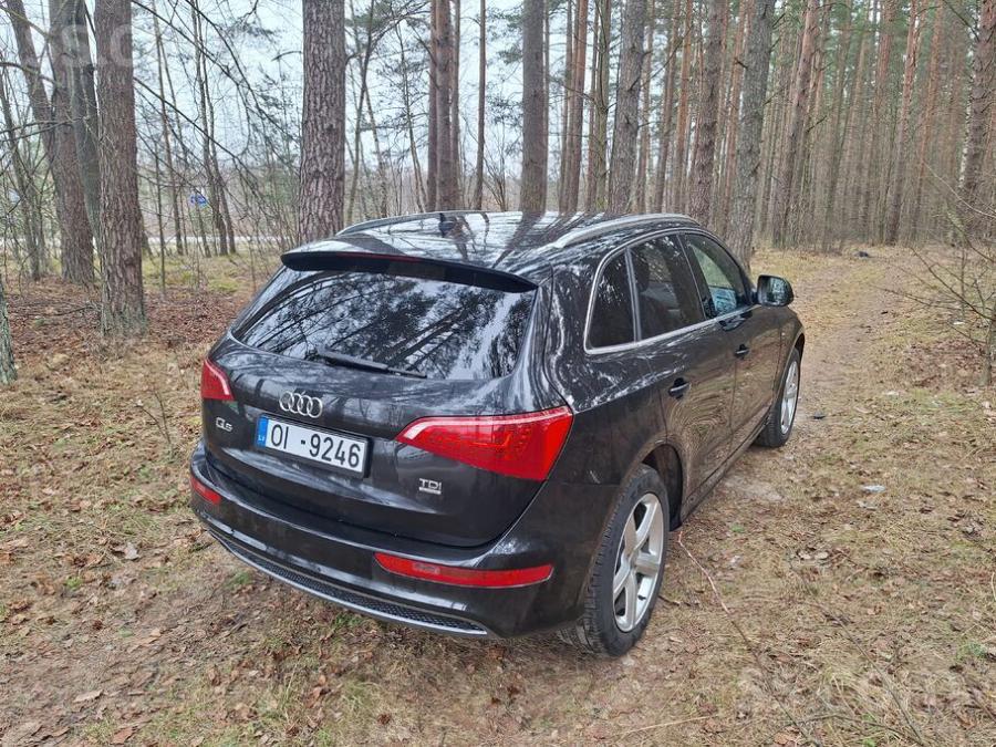 Black Audi Q5 2012 in Daugavpils, with an engine capacity of 2.00 L and mileage of 245 thousand km for 9750 €, photo 5 on AUTOMOTO.COM.LV