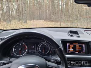 Black Audi Q5 2012 in Daugavpils, with an engine capacity of 2.00 L and mileage of 245 thousand km for 9750 €, photo 10 on AUTOMOTO.COM.LV