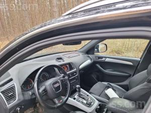 Black Audi Q5 2012 in Daugavpils, with an engine capacity of 2.00 L and mileage of 245 thousand km for 9750 €, photo 11 on AUTOMOTO.COM.LV