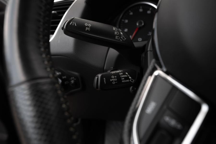 Melns Audi Q5 2012 Rīga, ar dzinēja tilpumu 2.00 L un nobraukumu 266 tūkst. km par 11690 €, foto 24 vietnē AUTOMOTO.COM.LV