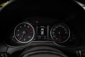 Melns Audi Q5 2012 Rīga, ar dzinēja tilpumu 2.00 L un nobraukumu 266 tūkst. km par 11690 €, foto 28 vietnē AUTOMOTO.COM.LV