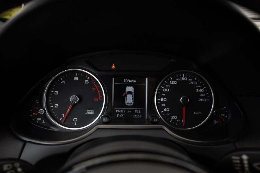 Melns Audi Q5 2012 Rīga, ar dzinēja tilpumu 2.00 L un nobraukumu 266 tūkst. km par 11690 €, foto 28 vietnē AUTOMOTO.COM.LV