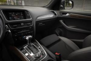 Melns Audi Q5 2012 Rīga, ar dzinēja tilpumu 2.00 L un nobraukumu 266 tūkst. km par 11690 €, foto 31 vietnē AUTOMOTO.COM.LV